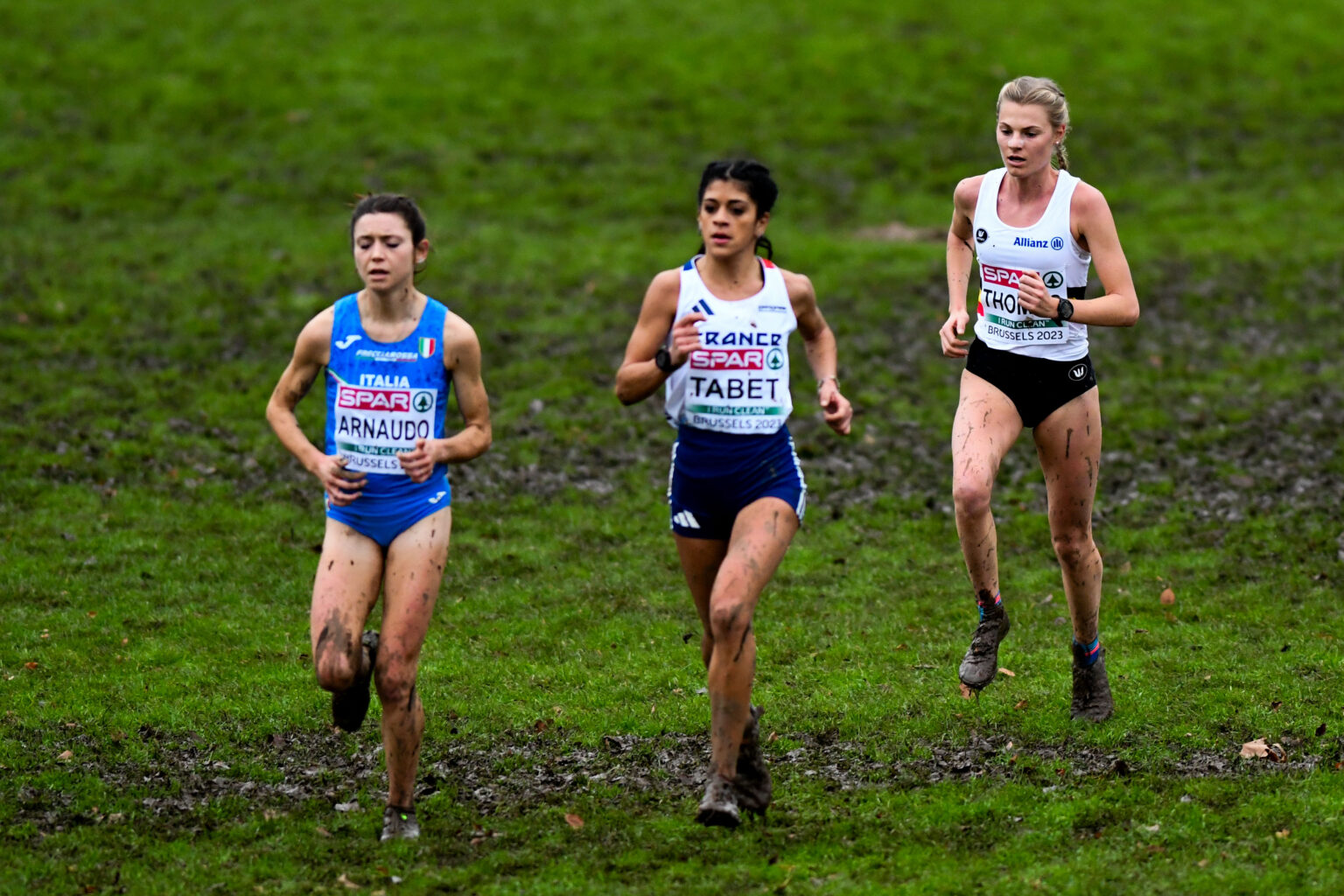 Parijs indachtig maakt Juliette Thomas op de valreep haar ...